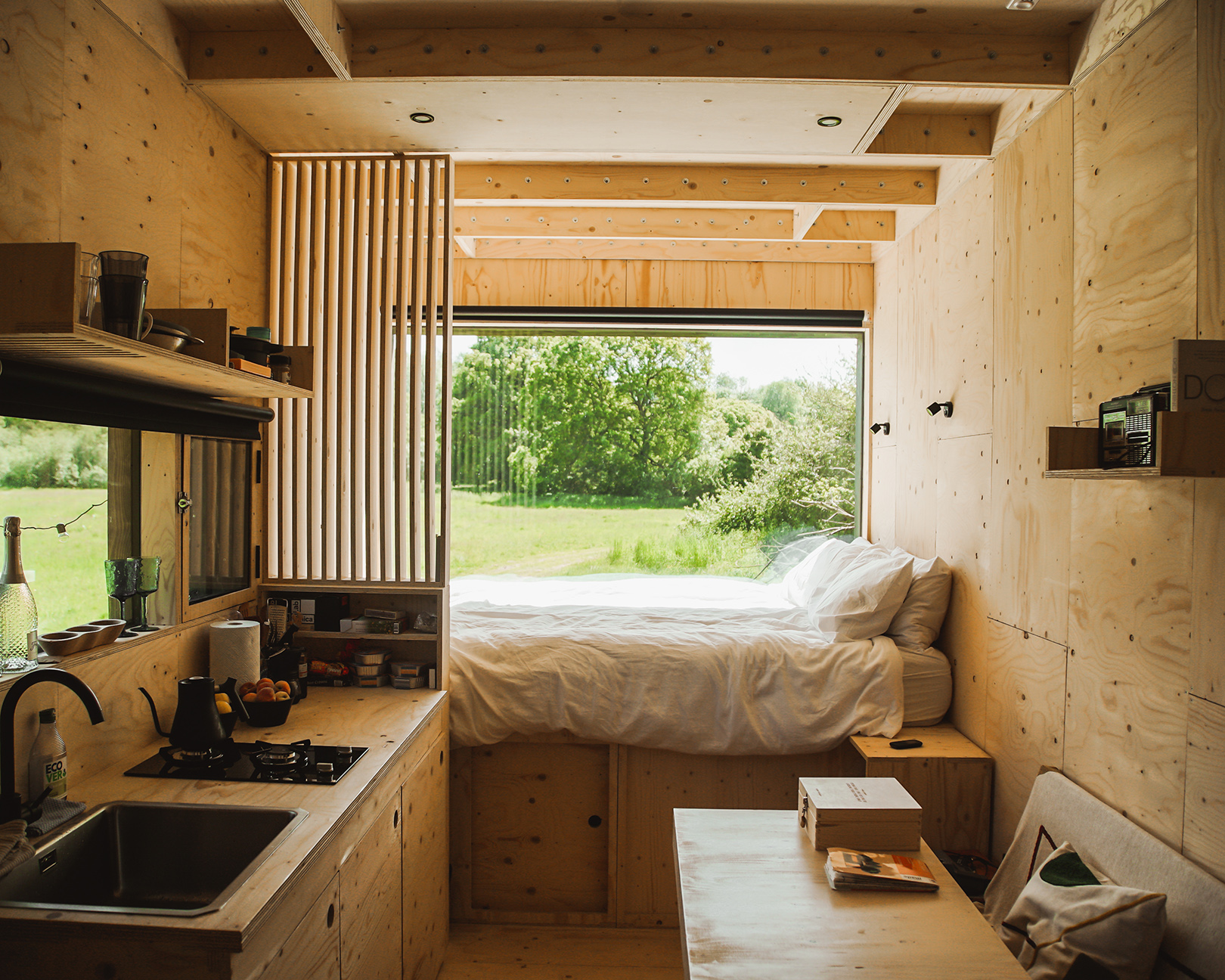 Basil and Gruff: Unplugged Cabins - U-Build