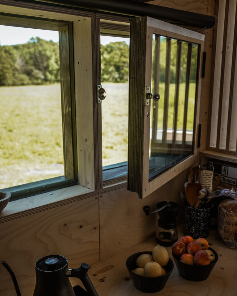 Basil and Gruff: Unplugged Cabins - U-Build